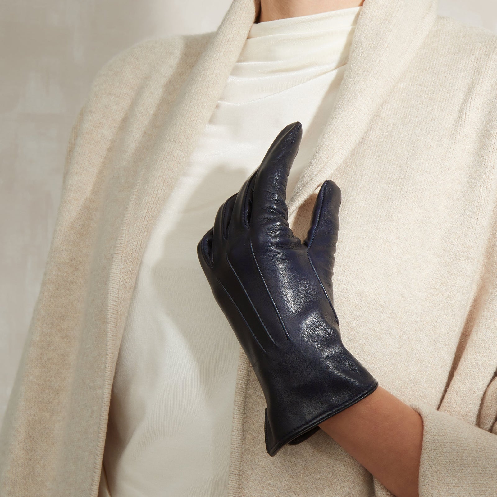 Leather Gloves with Silk Lining - Emilie – Cornelia James